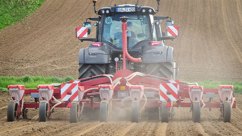 Traktoren | VALTRA | Smart Farming | Variable Mengensteuerung mit ...