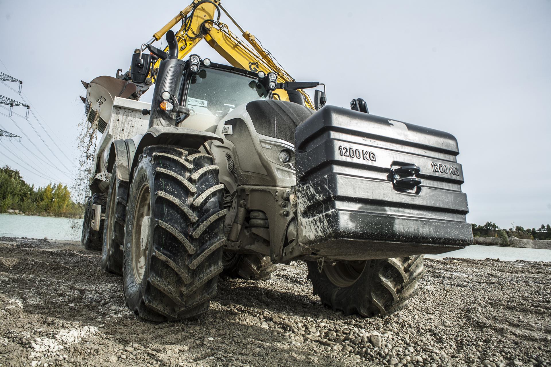 Traktoren | VALTRA | T234 Active im Einsatz für die Firma Gnant